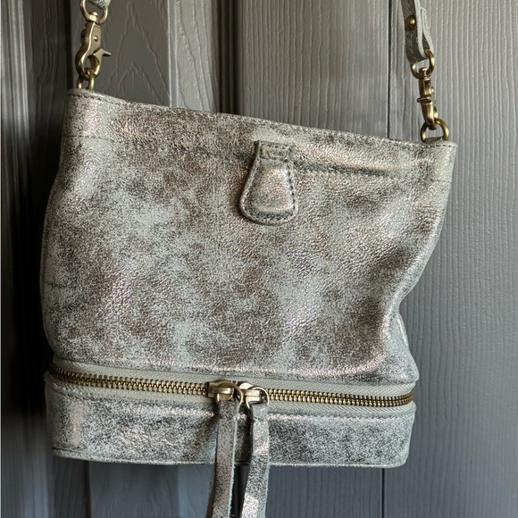 Miss Albright | Bags | Miss Albright Silver Metallic Crossbody Bag ...
